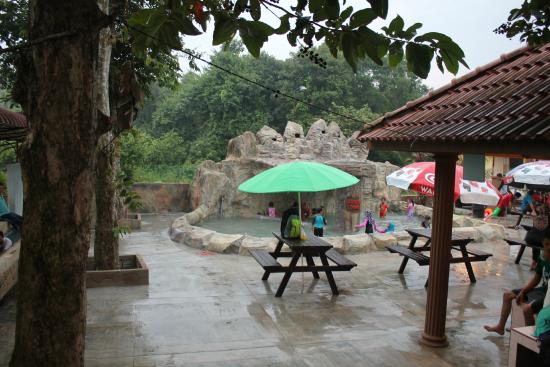 Jasin Hot Springs, Bemban, MELAKA – GoKelah